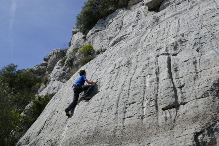 Escalade dans les Alpes-Maritimes, la Dalle à l'Oiseau à la Turbie ...